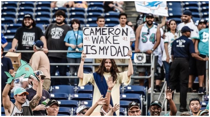 Funny Sports Fan’s Signs That Make The Game So Much Better ...